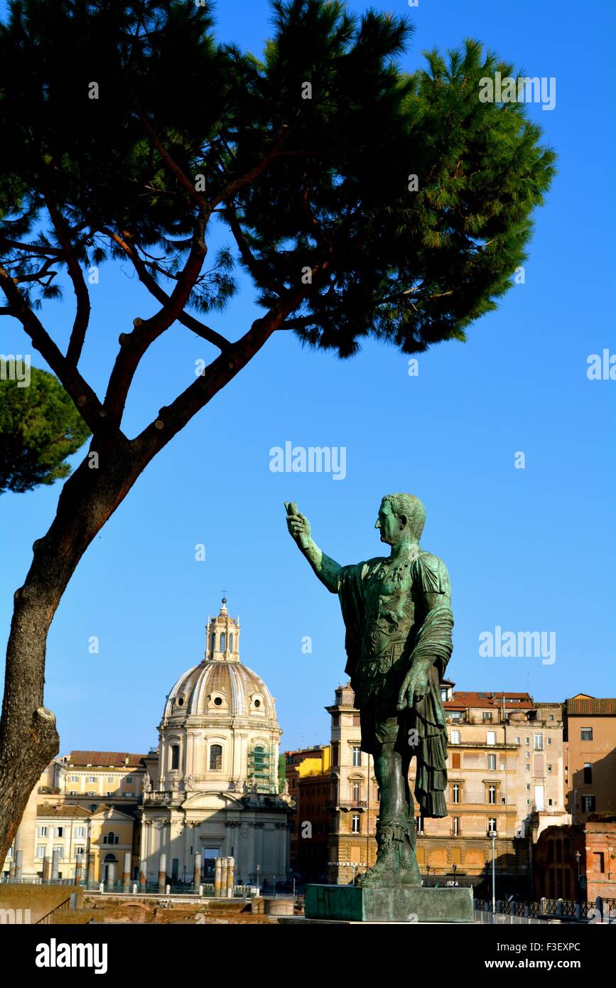 Julius caesar statue Banque de photographies et d’images à haute ...