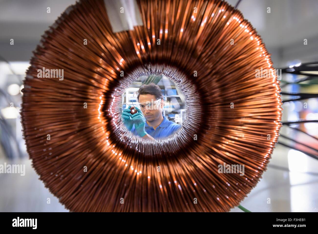 Magnet coil Banque de photographies et d’images à haute résolution - Alamy