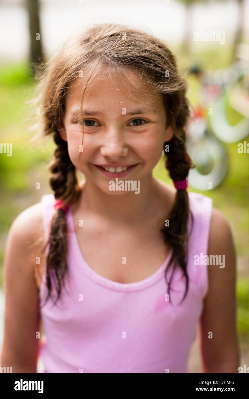 Girl With Pigtails Banque d'image et photos - Alamy