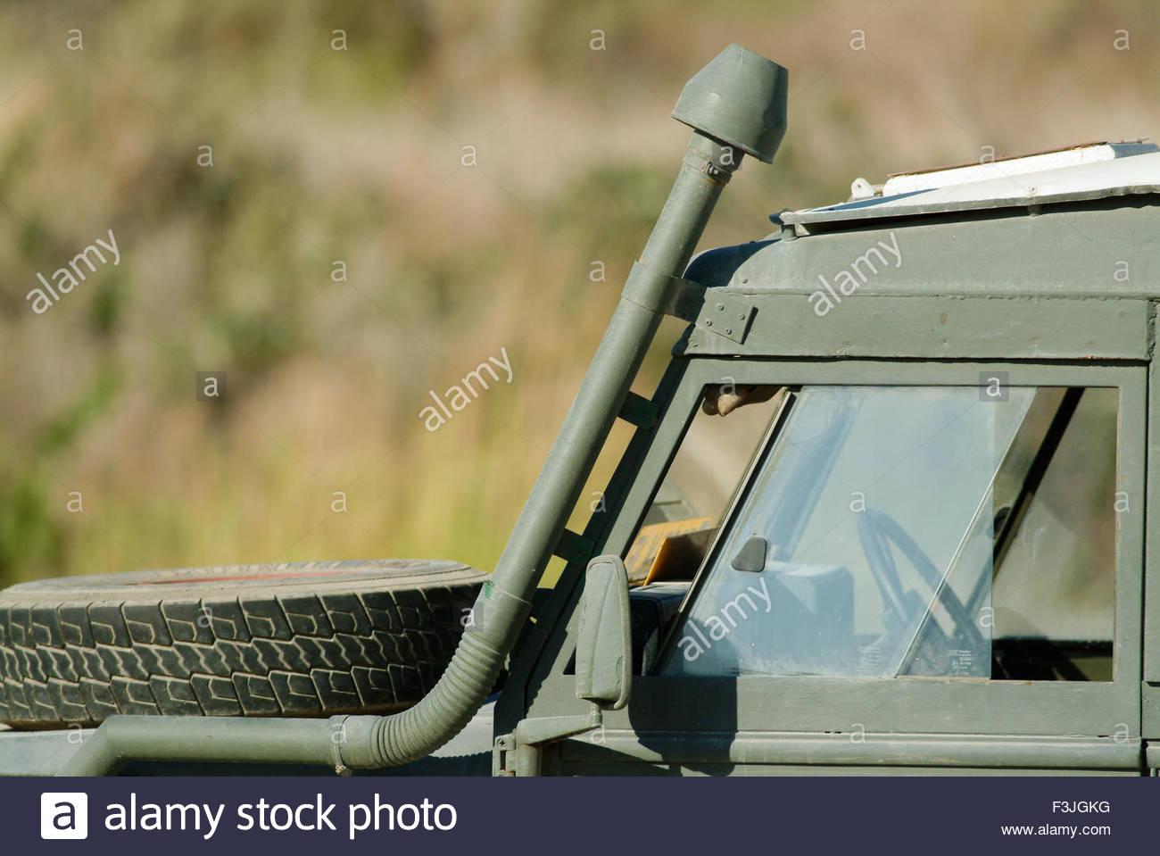 Land Rover Military 110 Defender Banque d'image et photos - Alamy