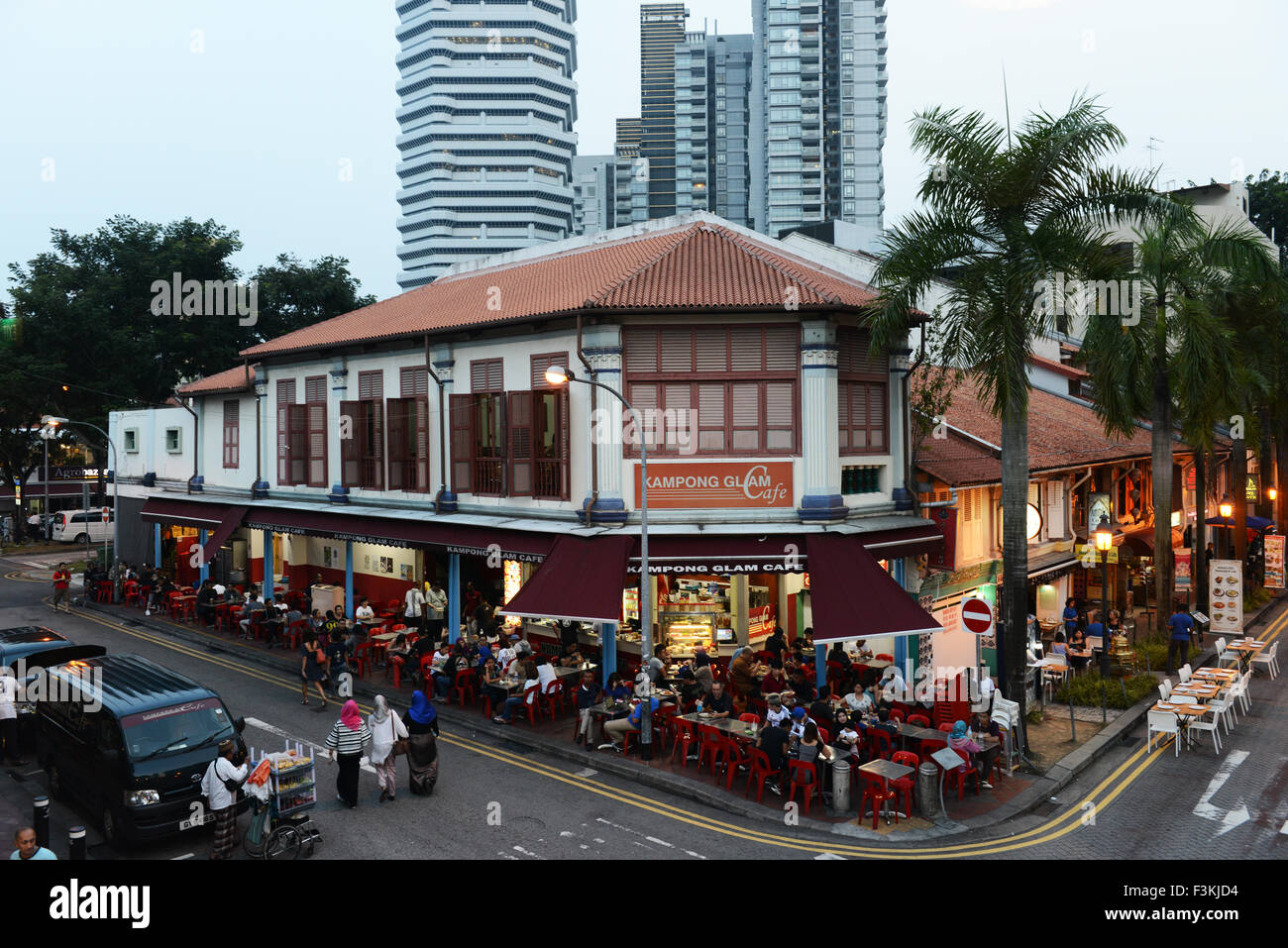Le très populaire Kampong Glam cafe seres excellente cuisine malaise ...