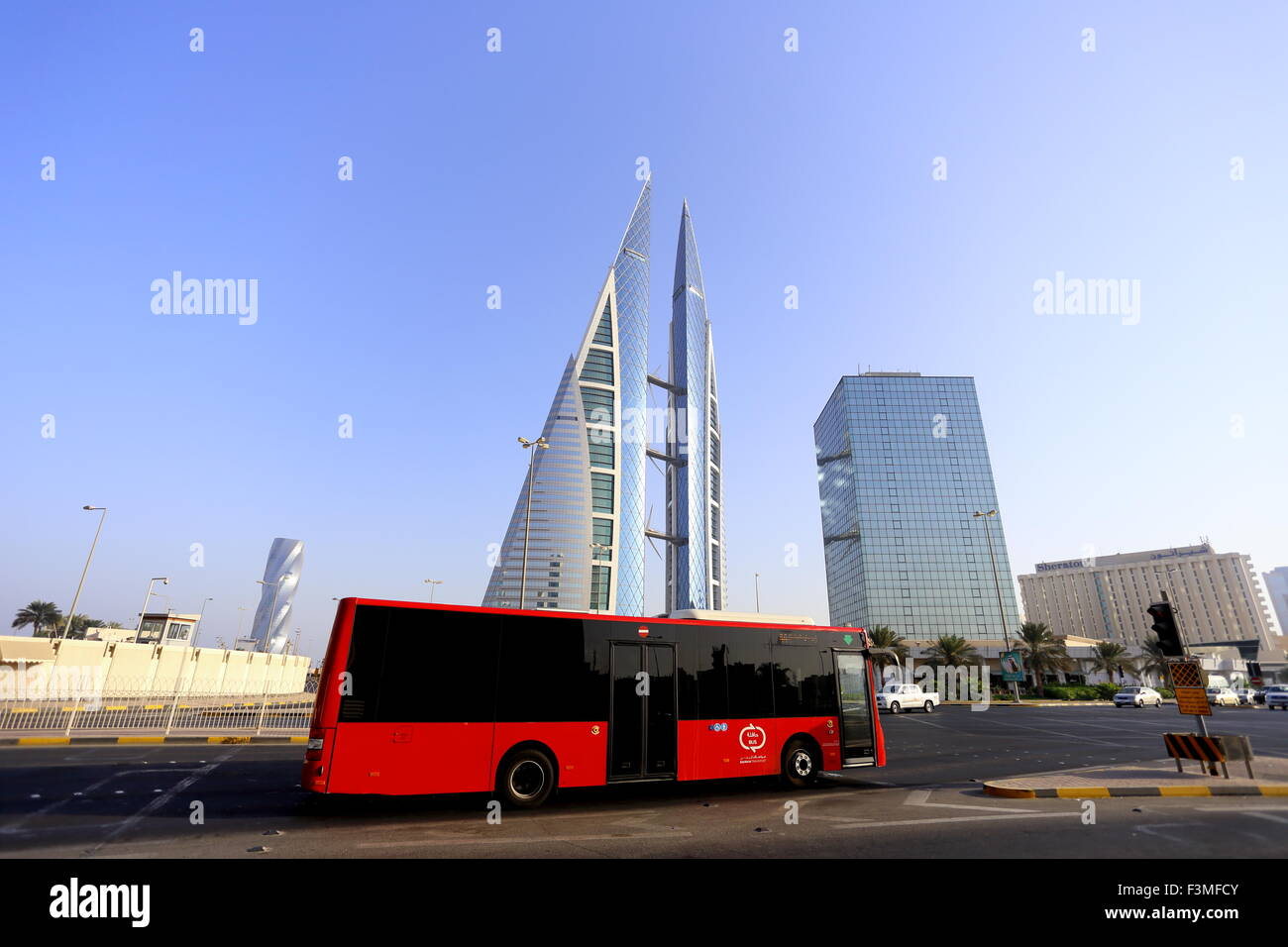 Bahrain bus Banque de photographies et d’images à haute résolution - Alamy