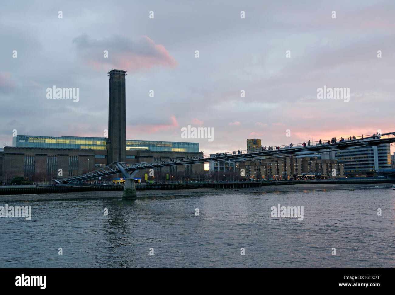 Tate modern museum tower Banque de photographies et d’images à haute ...