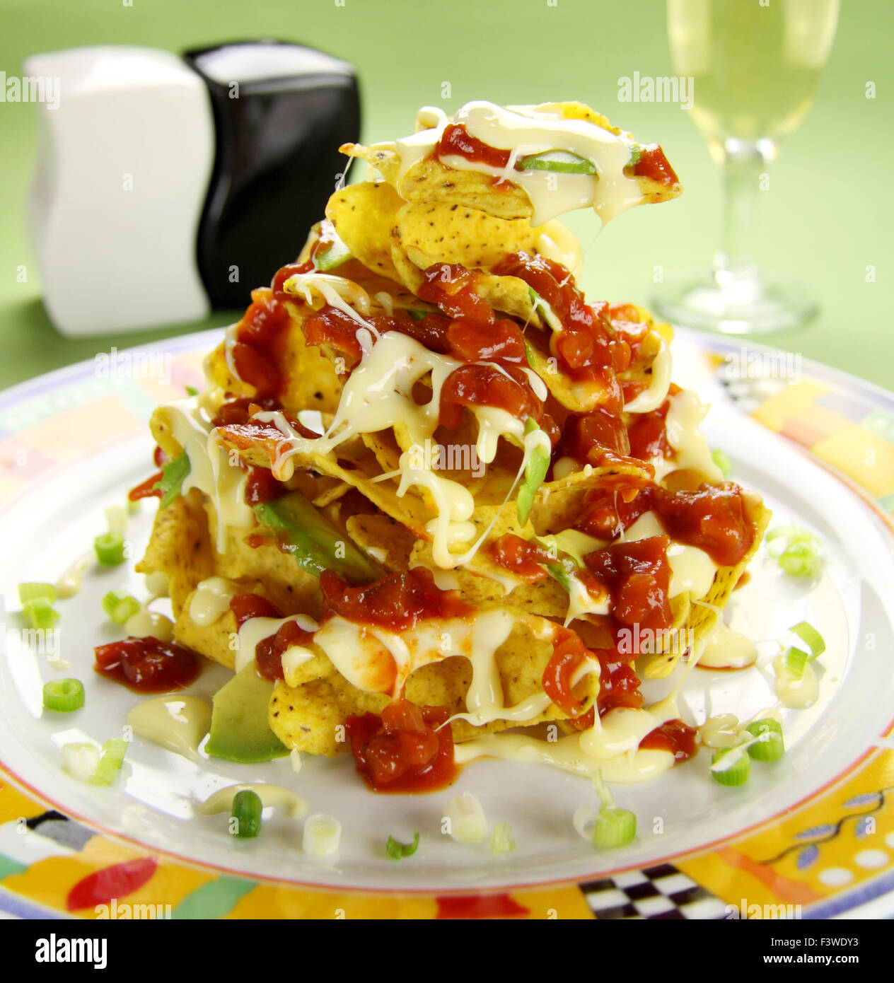 Nachos et fromage Banque de photographies et d’images à haute ...