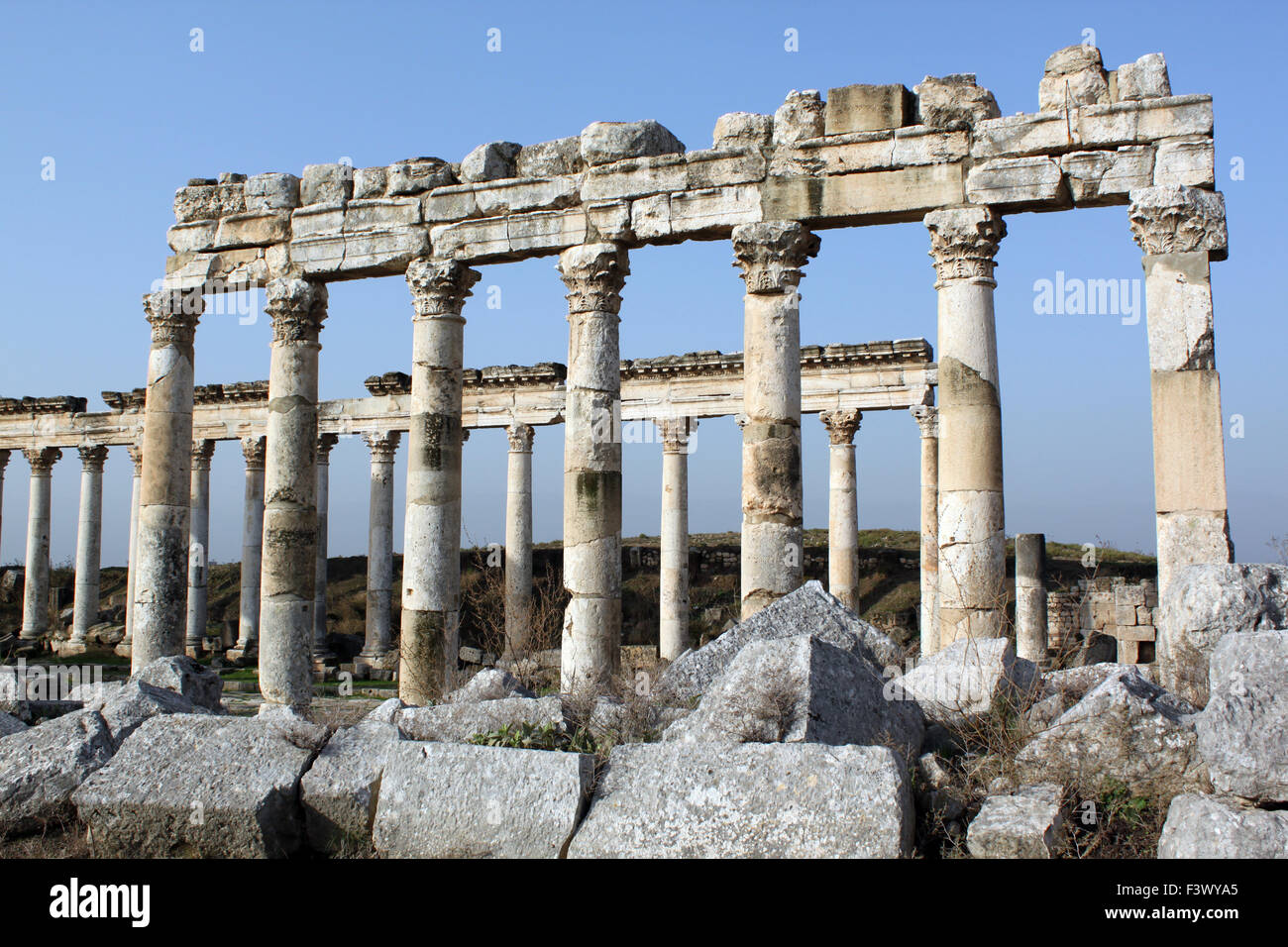 Colonnes romaines en ruine Banque de photographies et d’images à haute ...