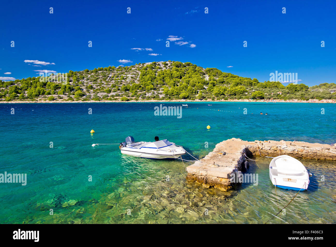 Plage avec mer bleu turquoise Banque de photographies et d’images à ...
