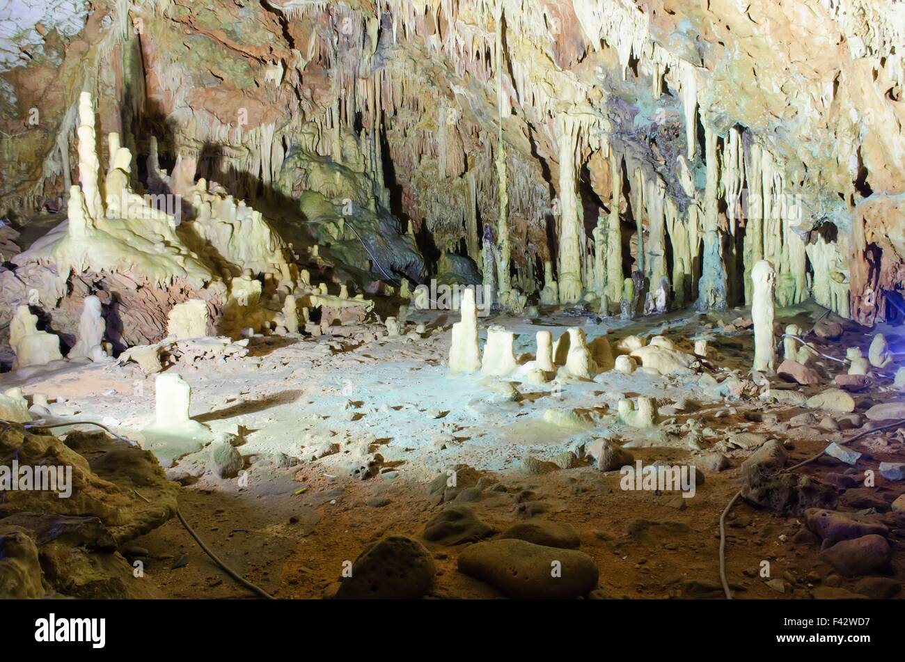 Grotte stalagmite stalactite pilier Banque de photographies et d’images ...