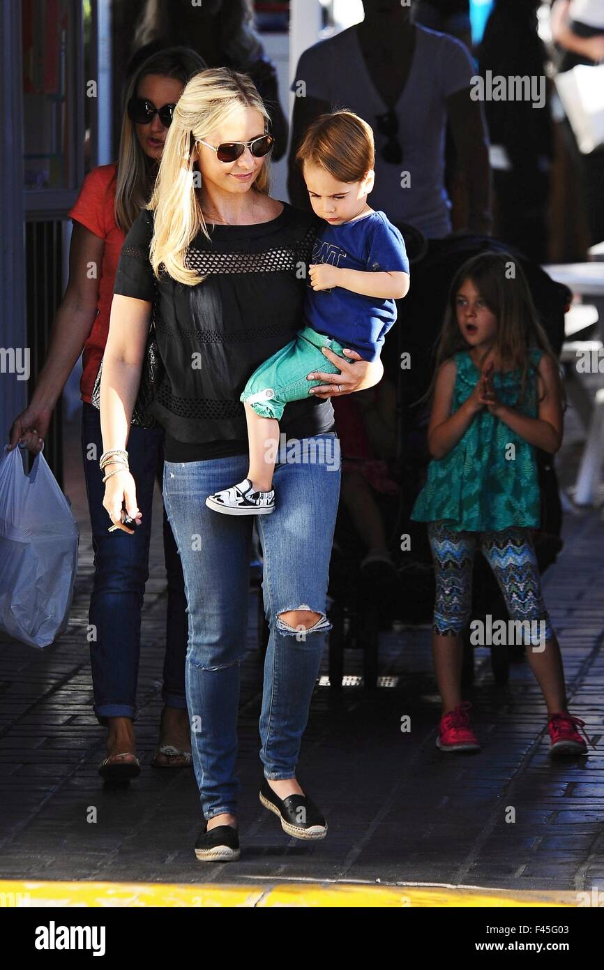 Sarah Michelle Gellar à déjeuner avec une famille avec : Sarah Michelle ...