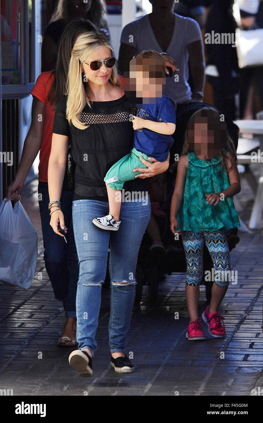 Sarah michelle gellar and charlotte grace prinze Banque de ...