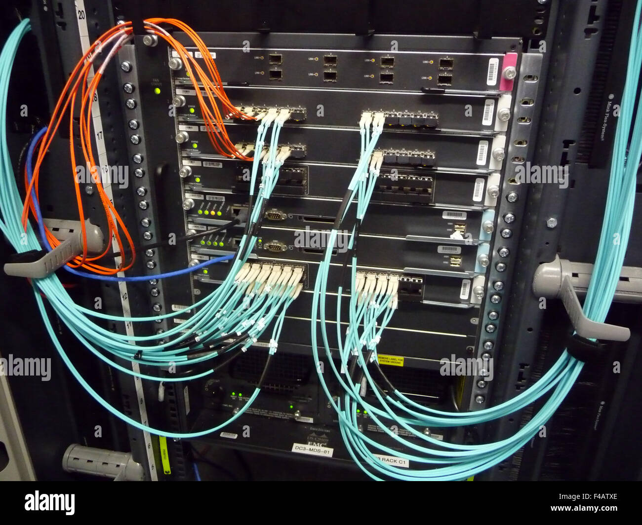 Câblage réseau Banque de photographies et d’images à haute résolution ...