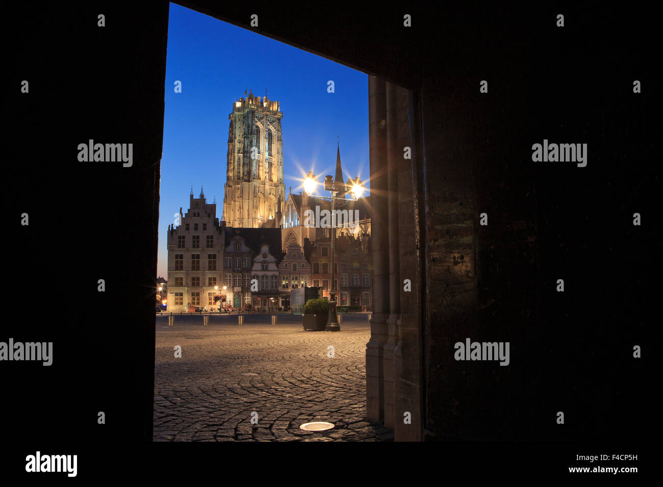 St rumbolds tower Banque de photographies et d’images à haute ...