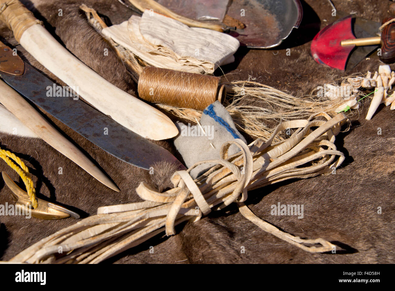 Inuit tools Banque de photographies et d’images à haute résolution - Alamy