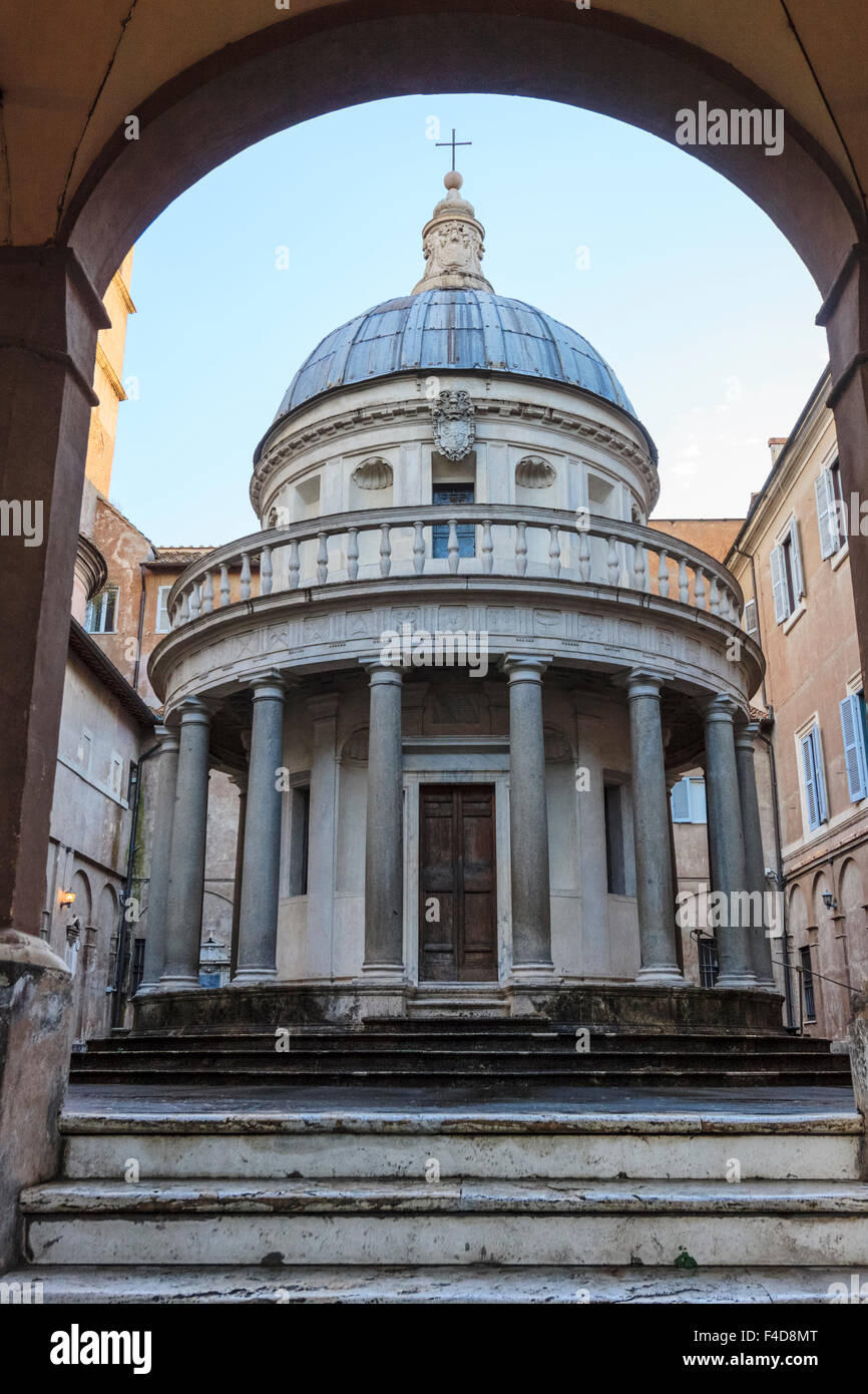 Tempietto construit par Donato Bramante à la cour de l'église San ...