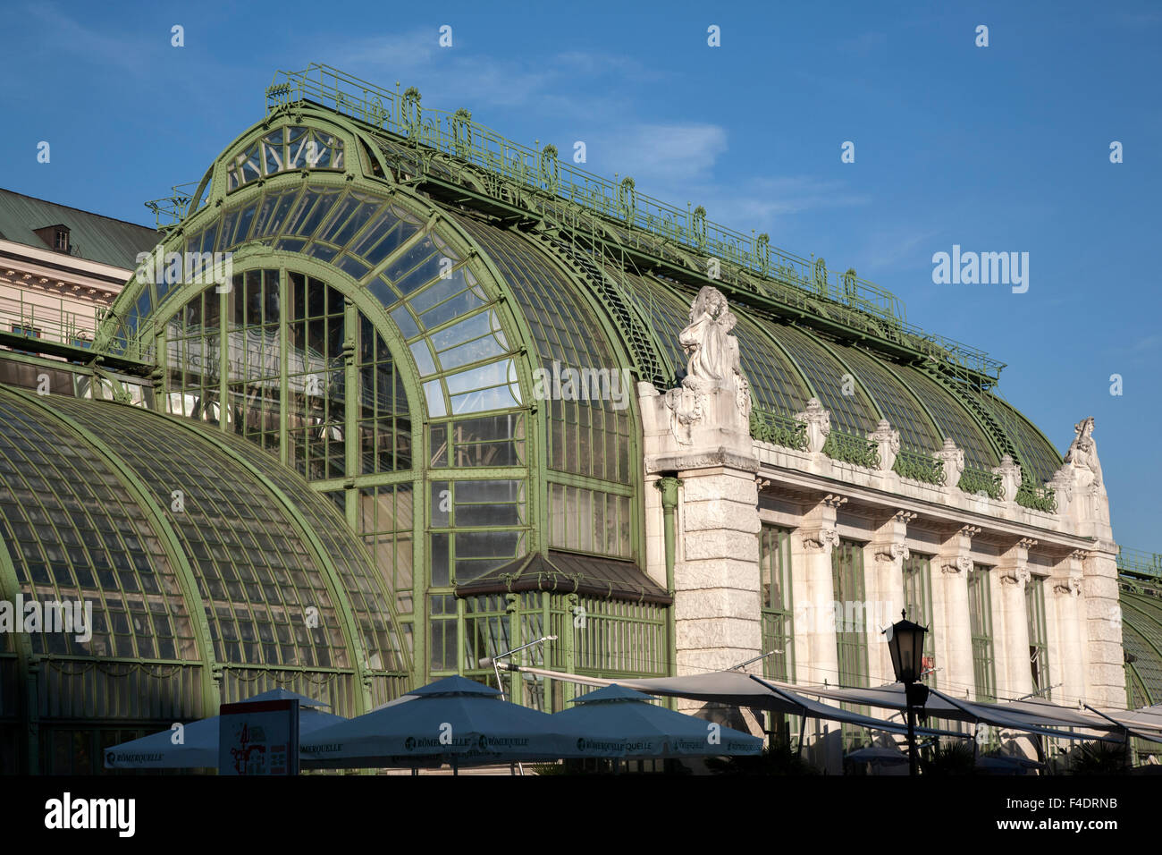 Palmenhaus cafe bar Banque de photographies et d’images à haute ...