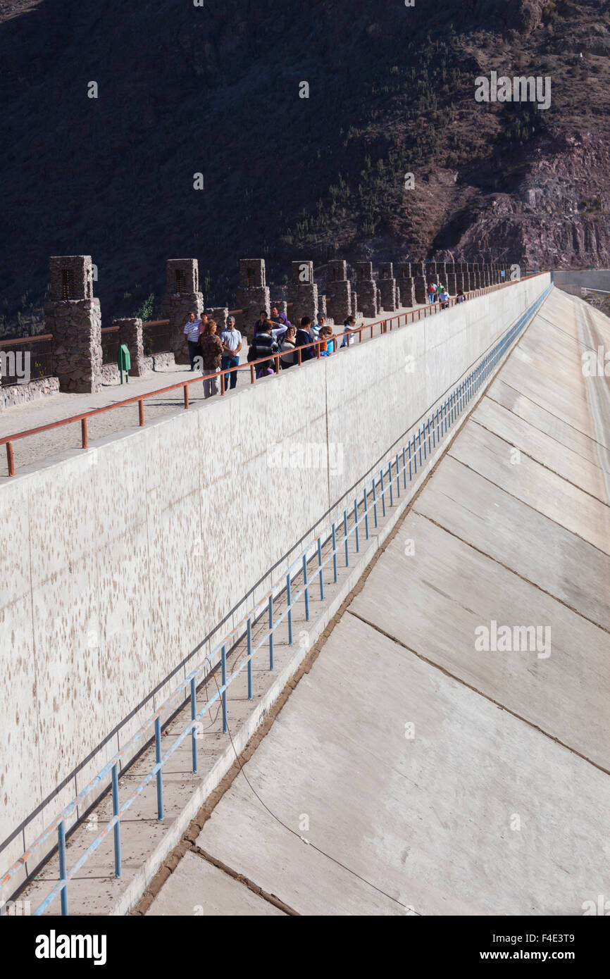 Le Chili, vallée d'Embalse Puclaro, barrage du réservoir Photo Stock ...