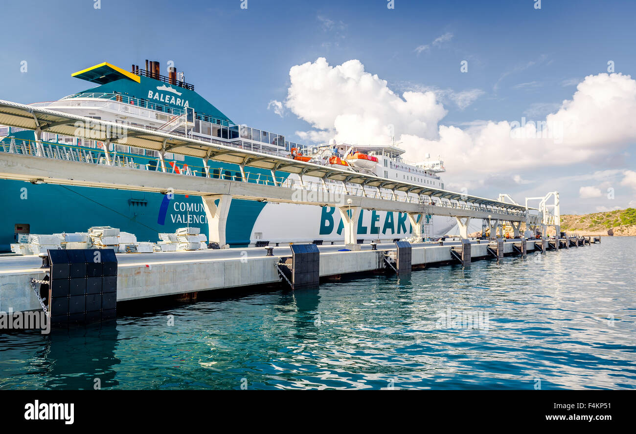 Balearia ferry port ibiza balearic Banque de photographies et d’images ...