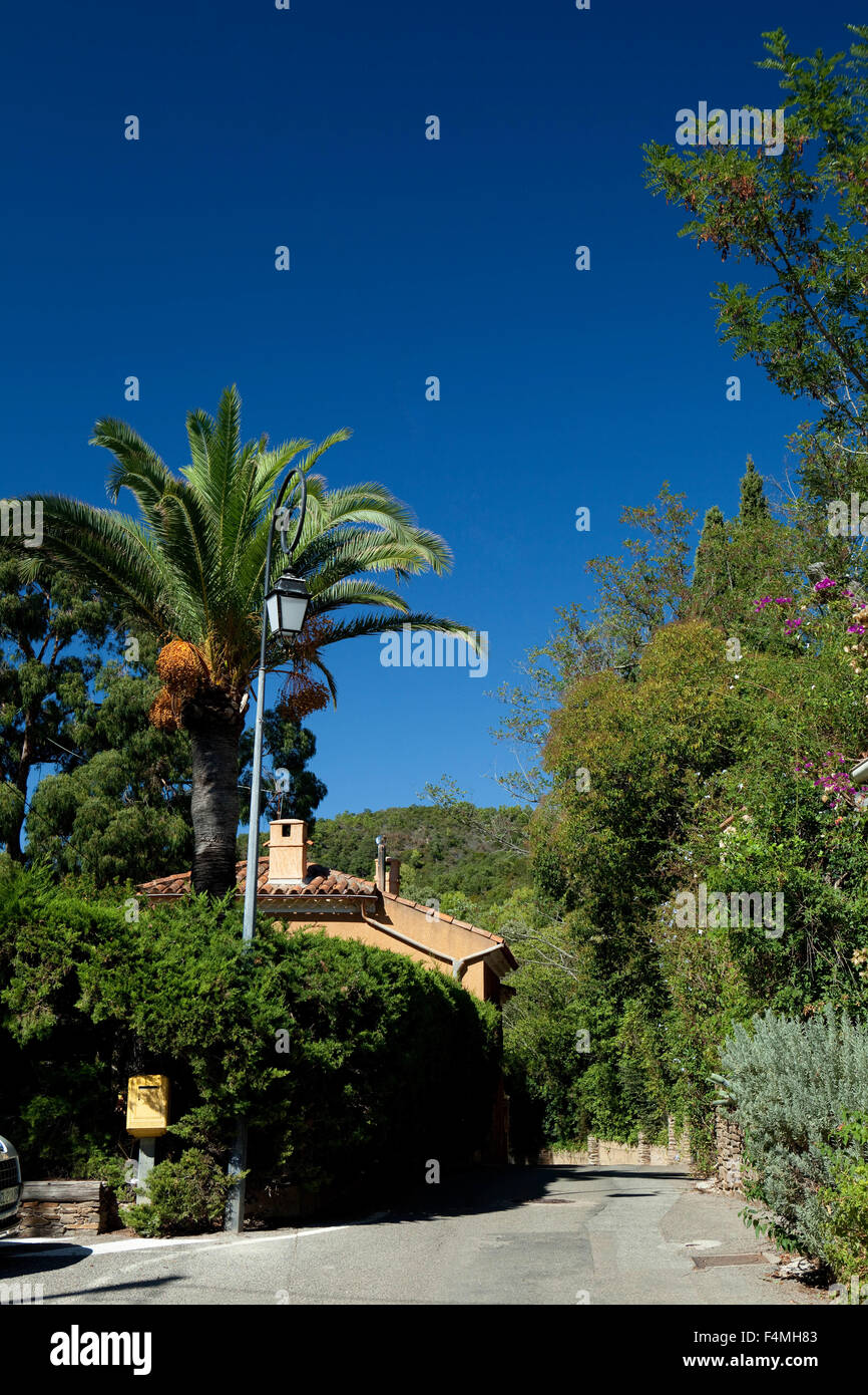 Le petit village de Cabasson (Var,France Photo Stock - Alamy