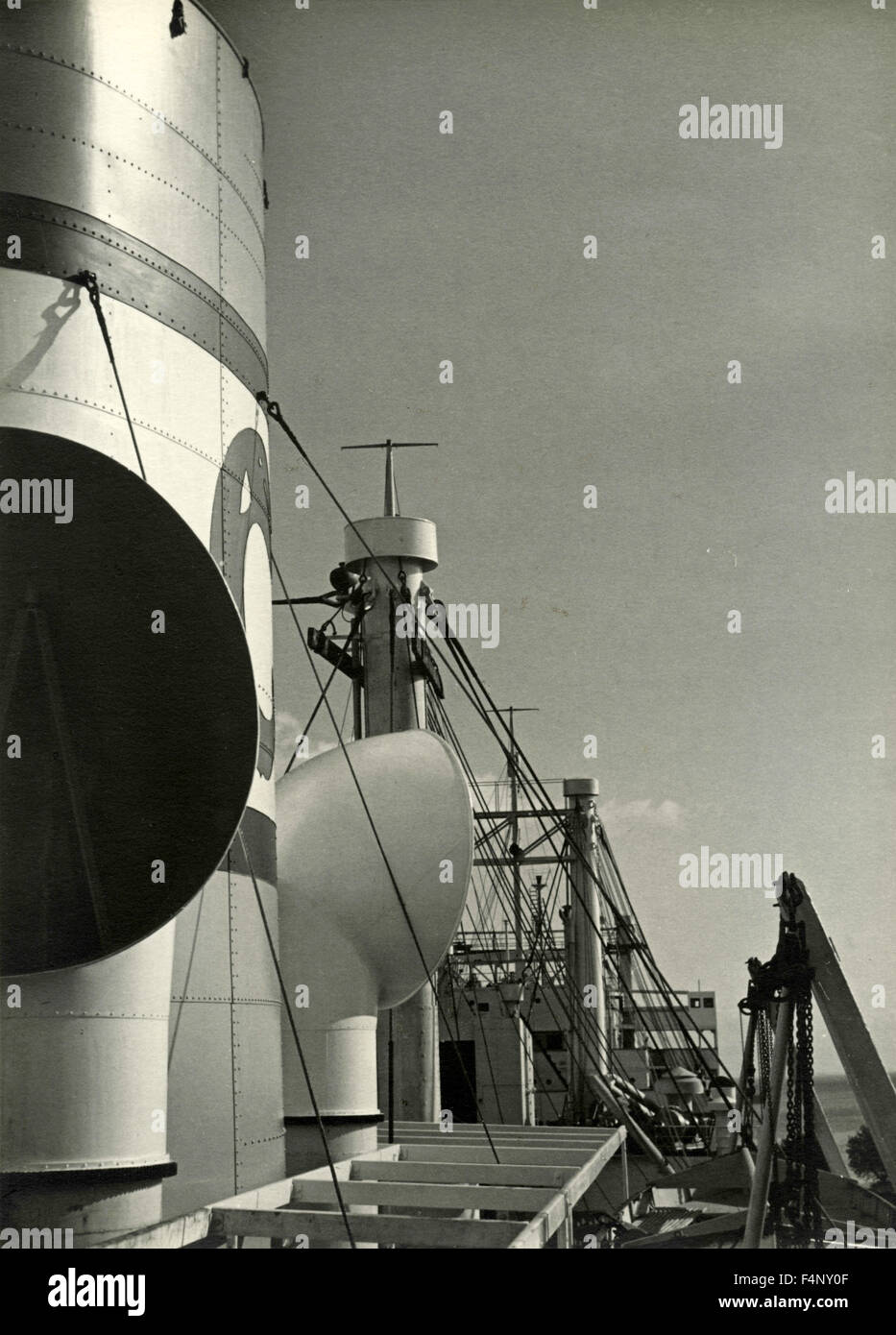 Pont du navire Banque de photographies et d’images à haute résolution ...