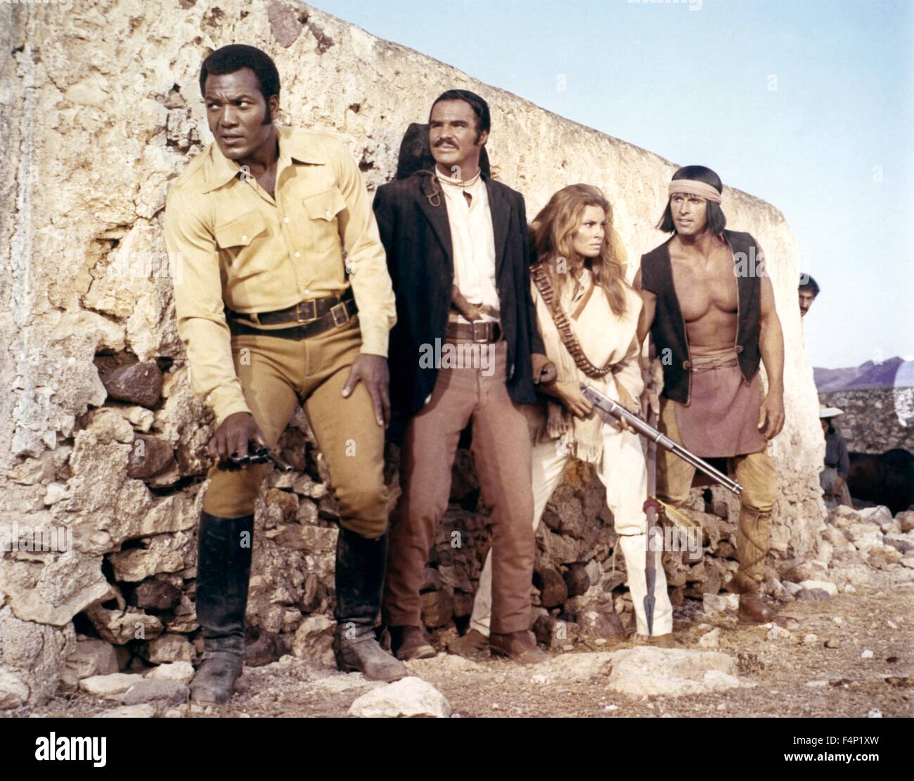 Raquel Welch, Jim Brown, Burt Reynolds / 100 Rifles 1969 réalisé par ...