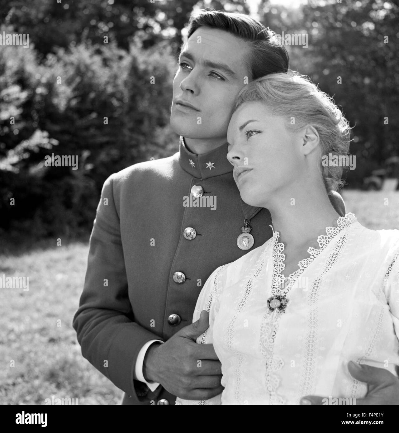 Alain delon romy schneider christine Banque de photographies et d ...