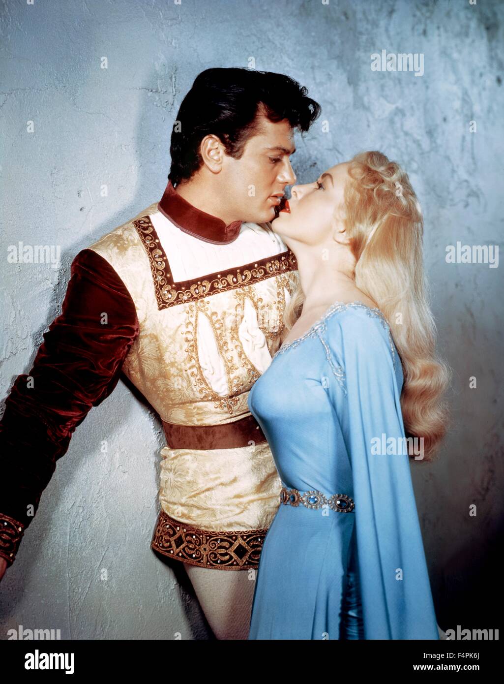 Janet Leigh et Tony Curtis / The Black Shield of Falworth / 1954 ...