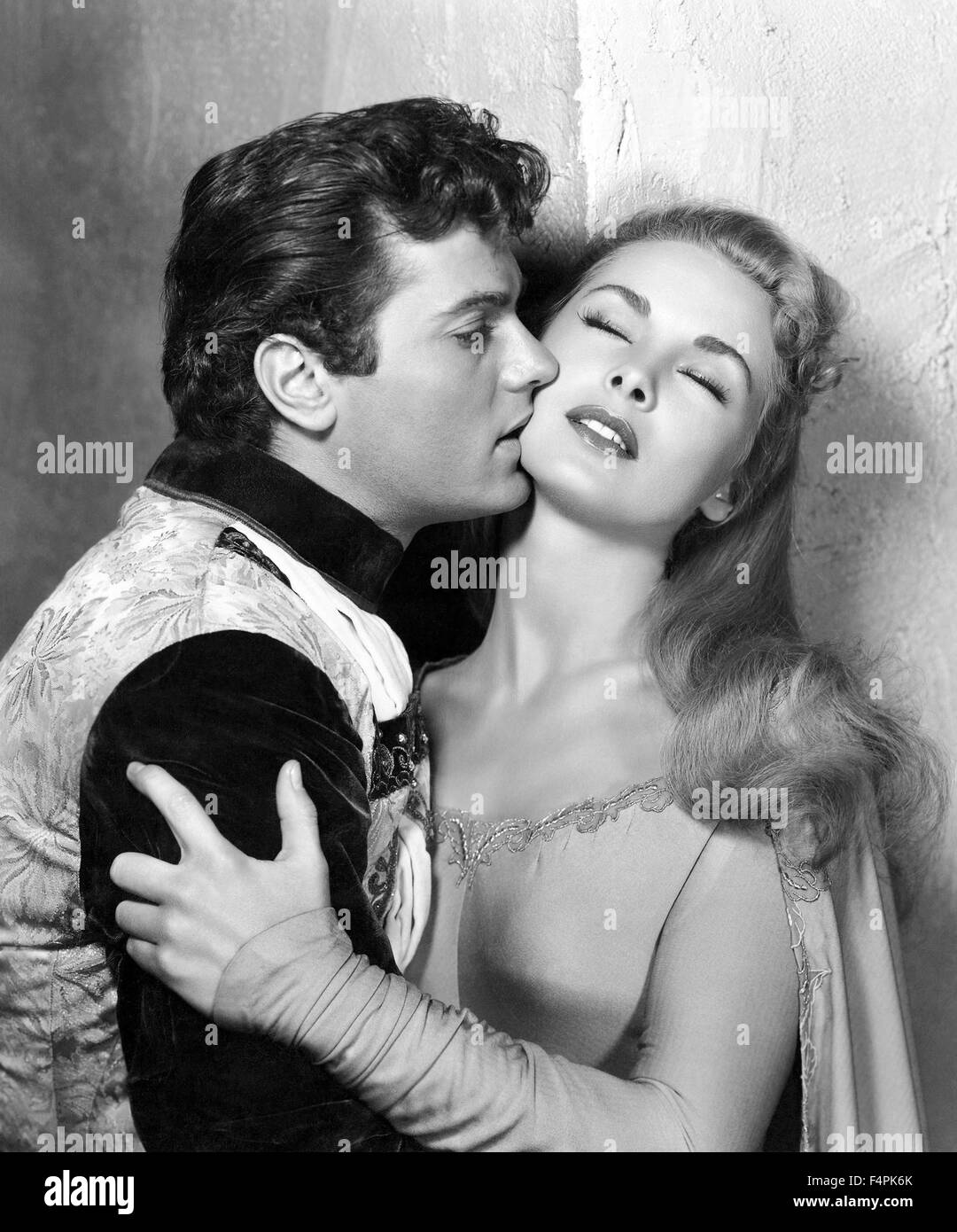 Tony Curtis et Janet Leigh / The Black Shield of Falworth / 1954 ...