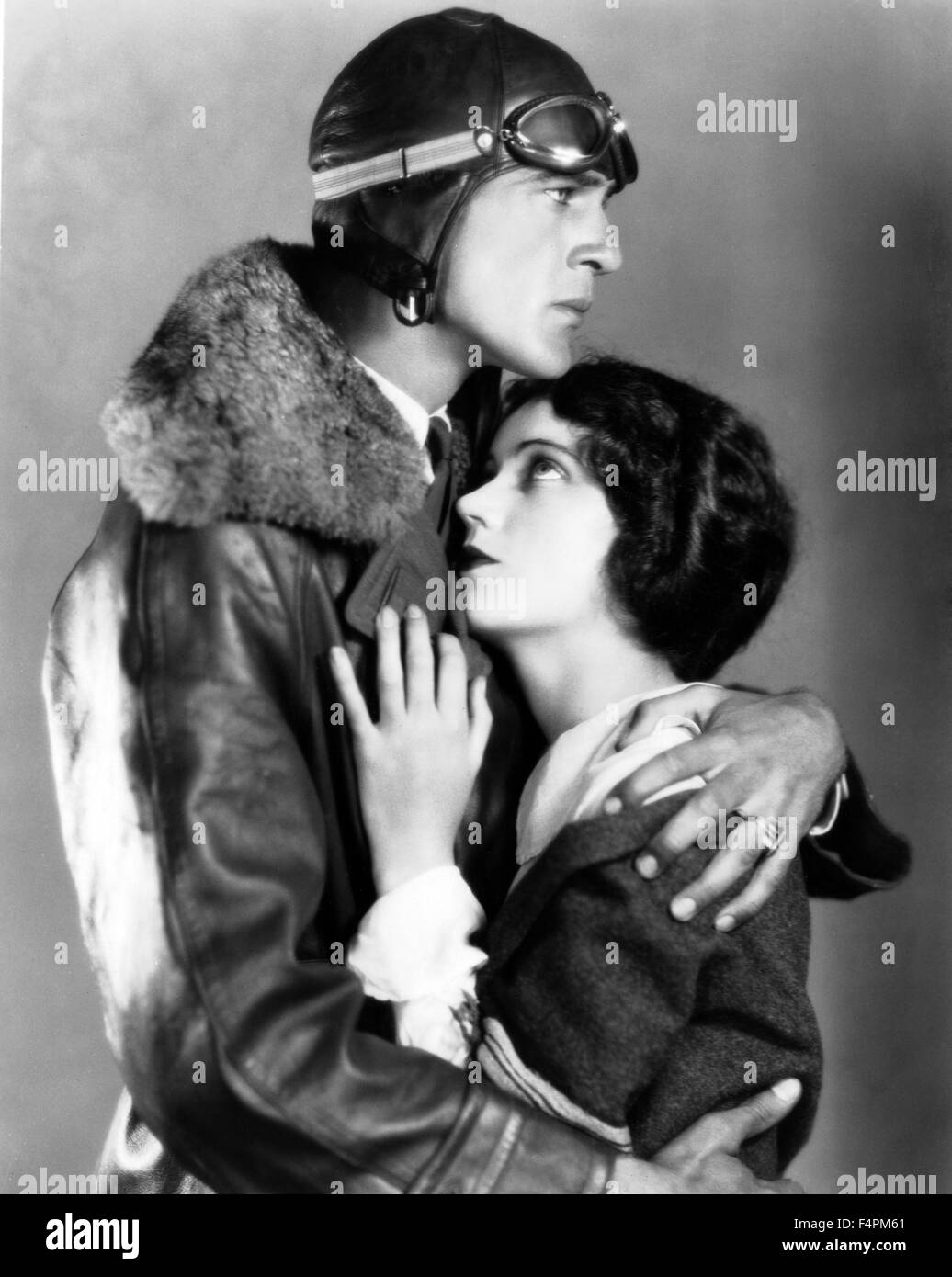 Fay Wray et Gary Cooper / La Légion des condamnés / 1928 réalisé par ...