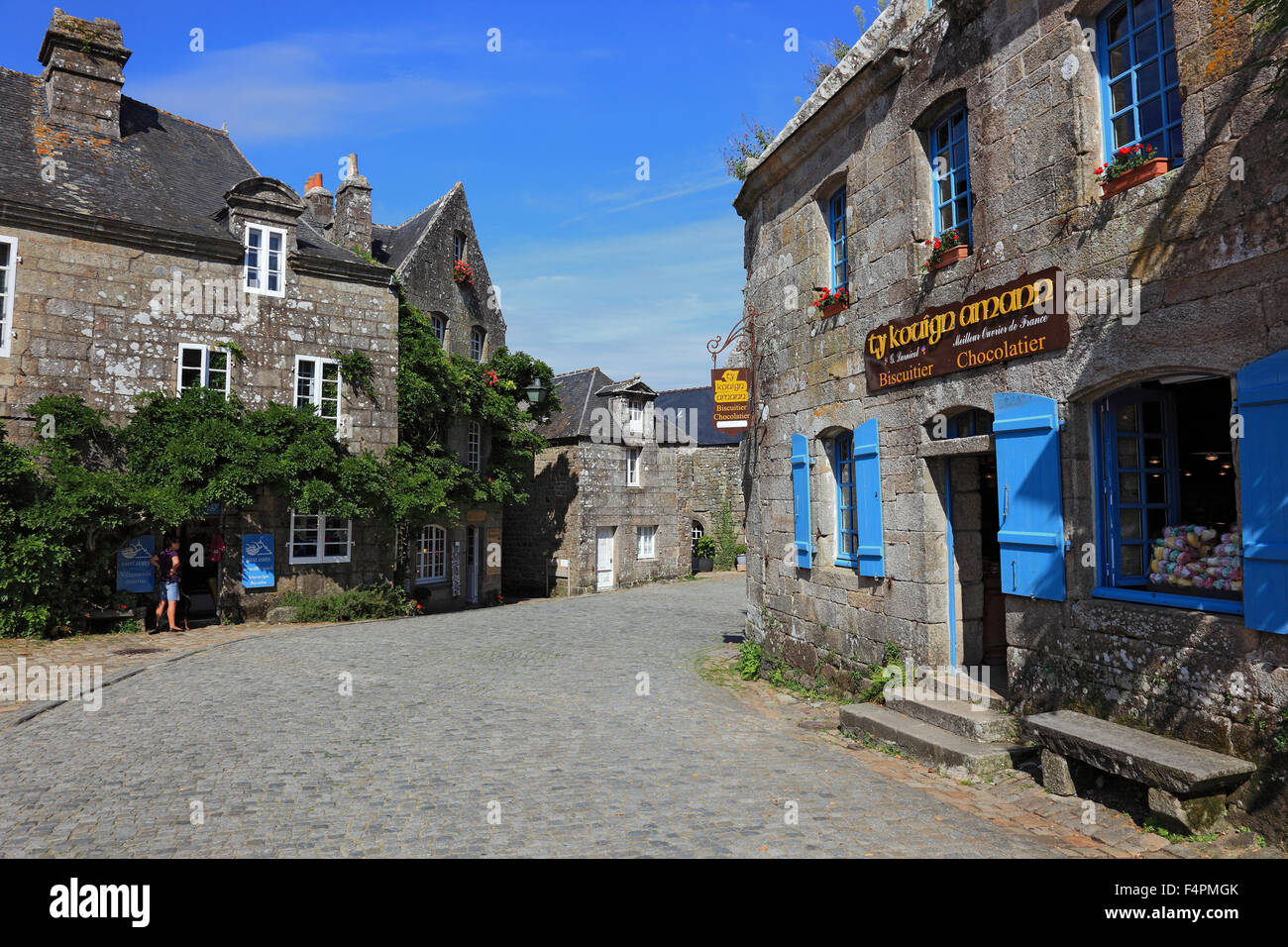 Houses in the medieval village locronan Banque de photographies et d ...
