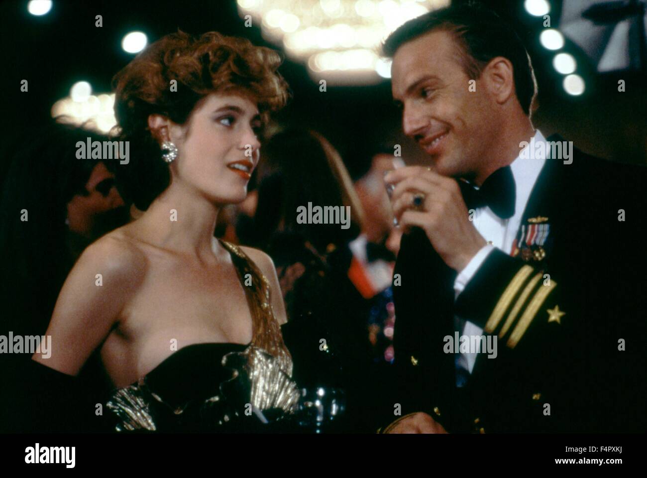 Sean Young et Kevin Costner / No Way Out / 1987 / réalisé par Roger ...