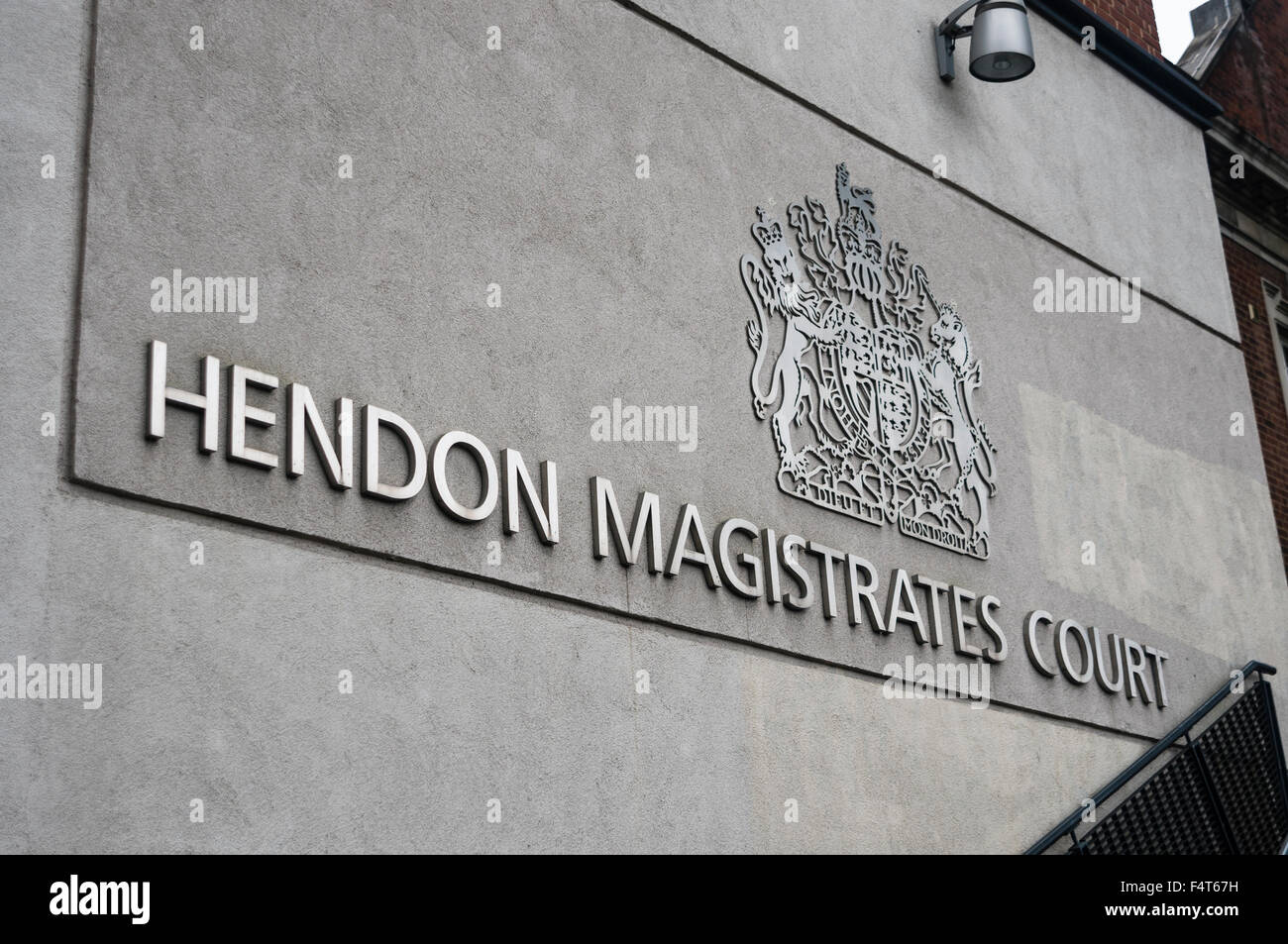 Hendon magistrates court Banque de photographies et d’images à haute ...