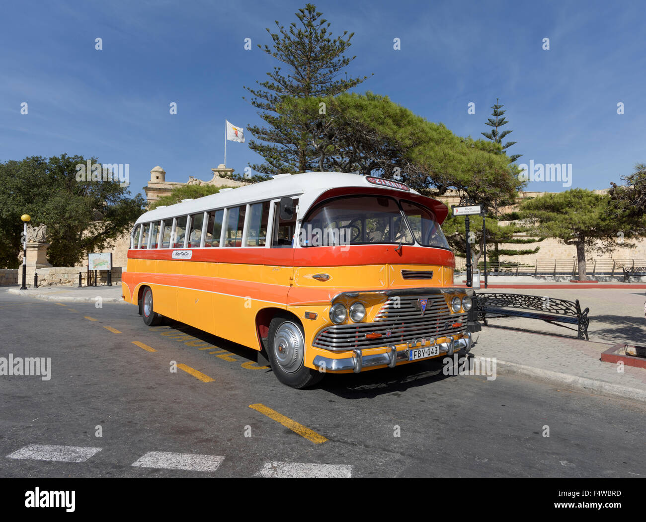 Bus malte Banque de photographies et d’images à haute résolution - Alamy