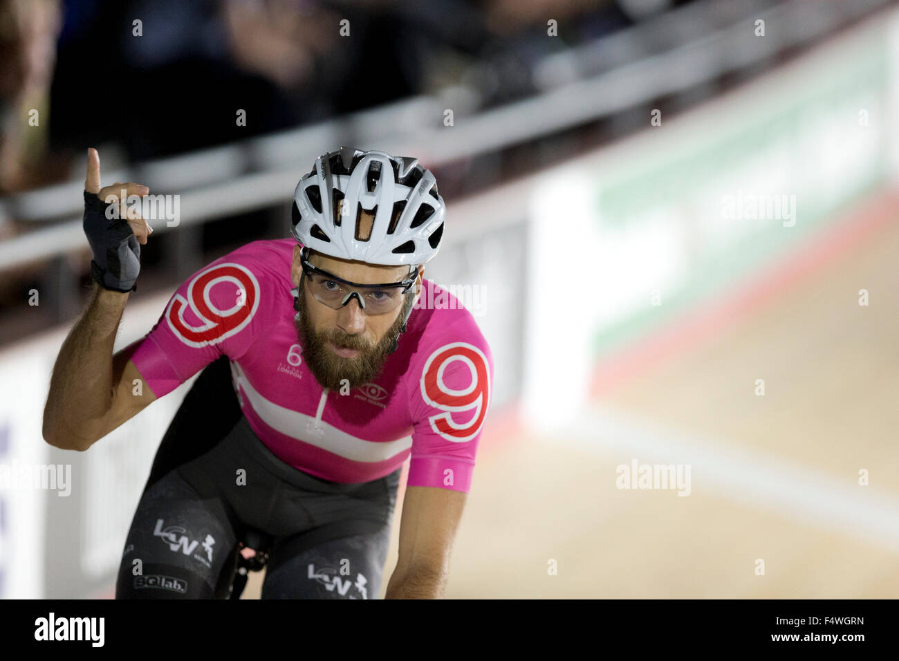 Homme gras Banque de photographies et d’images à haute résolution - Alamy