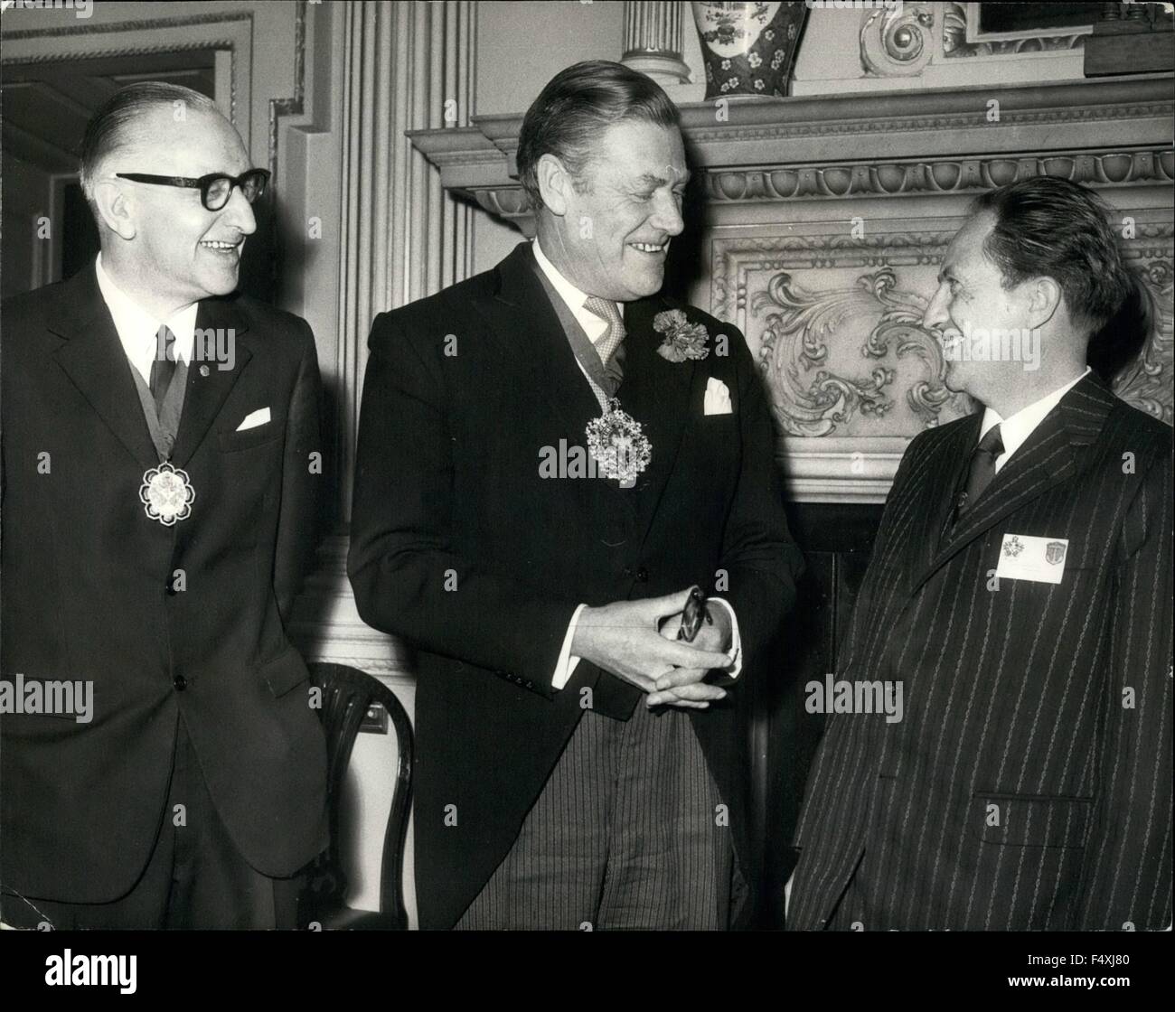 1972 - Lord Maire de Londres reçoit les maires des villes jumelées : Le ...