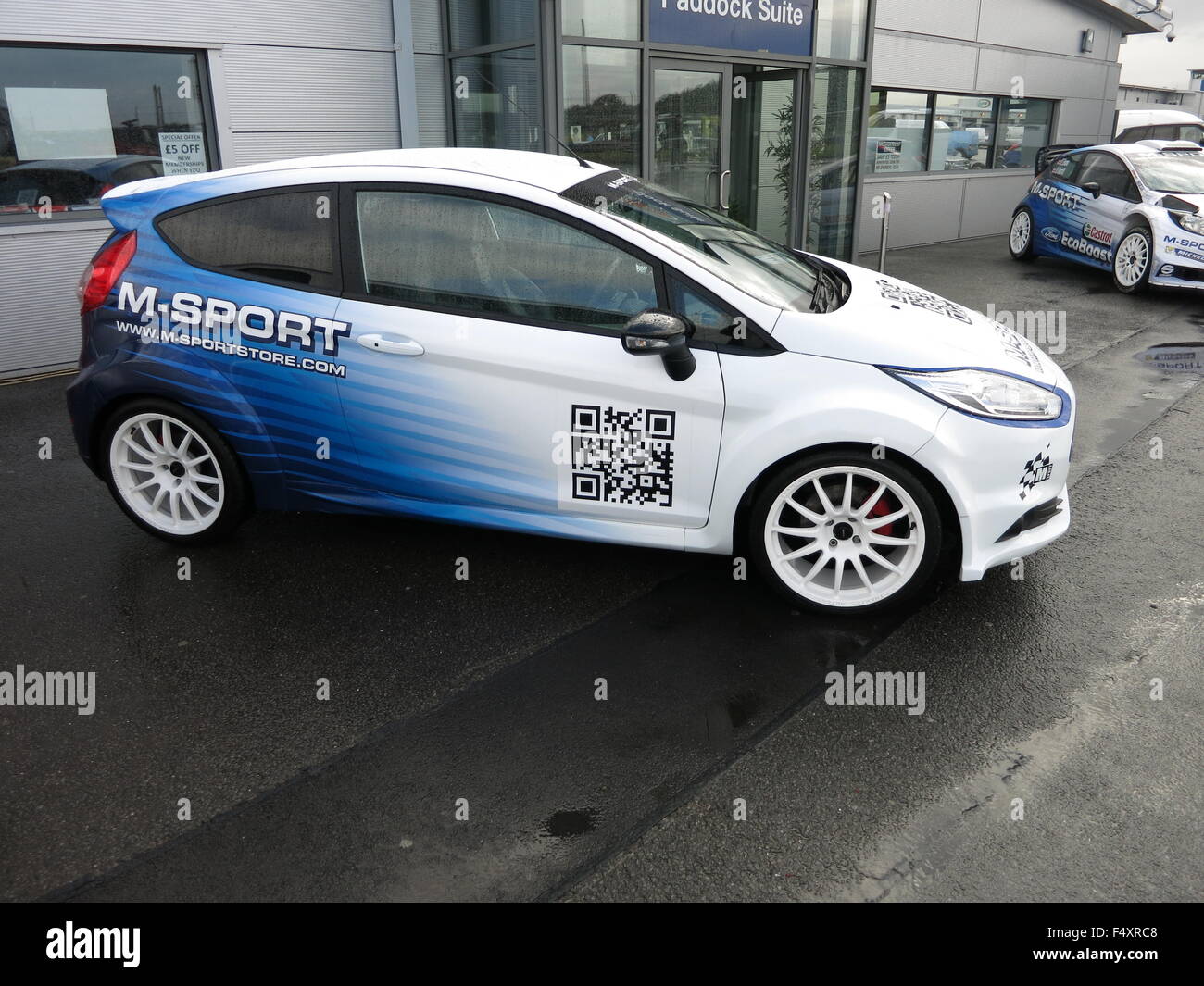 Ford Fiesta ST vaste arch modification show car dans rally team livery ...