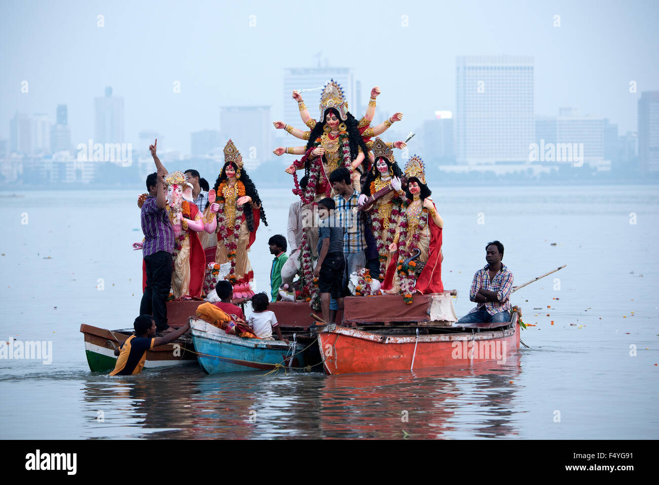 Immersion durga puja Banque de photographies et d’images à haute ...