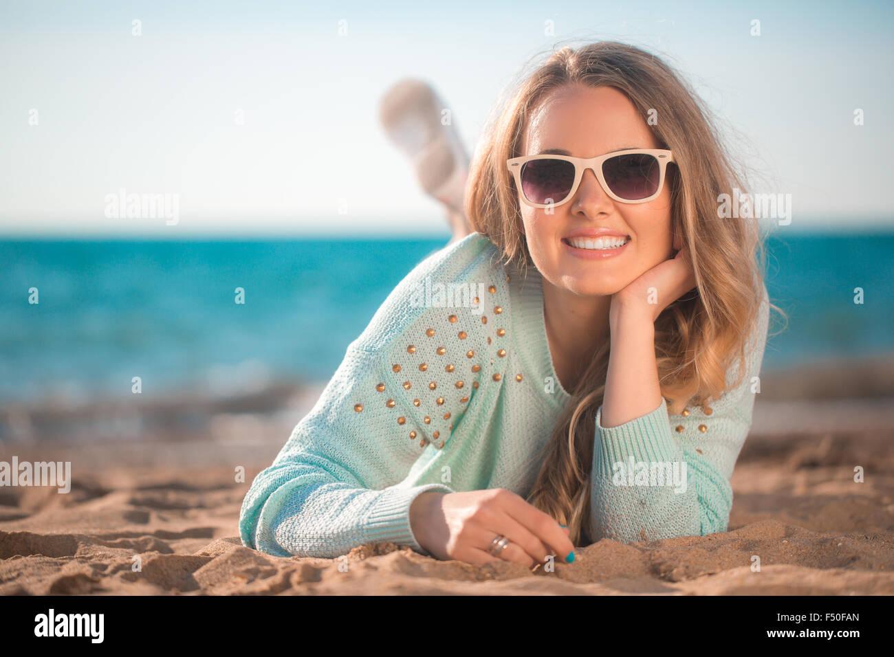 Belle Fille Sur La Plage Photo Stock Alamy