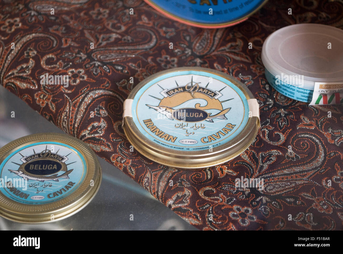 Iranian caviar Banque de photographies et d’images à haute résolution ...