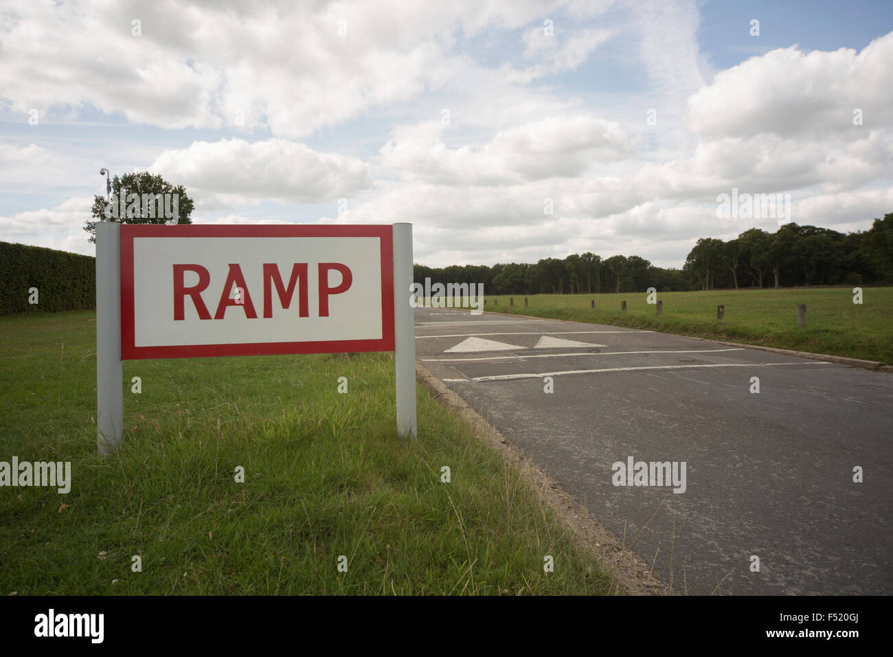 Panneau de signalisation de la rampe Banque de photographies et d ...