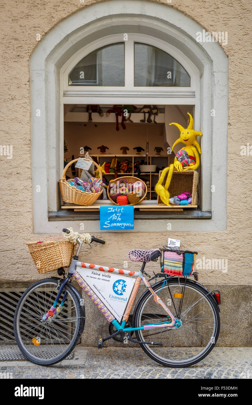 Vélo décoré Banque de photographies et d’images à haute résolution ...