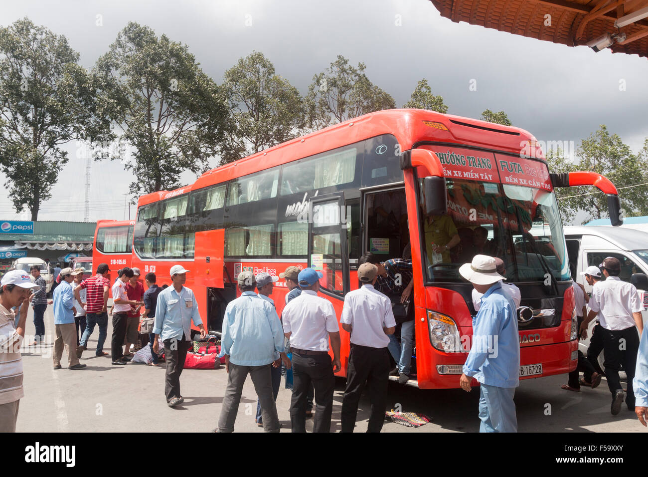 Station de bus et de bus Banque de photographies et d’images à haute ...