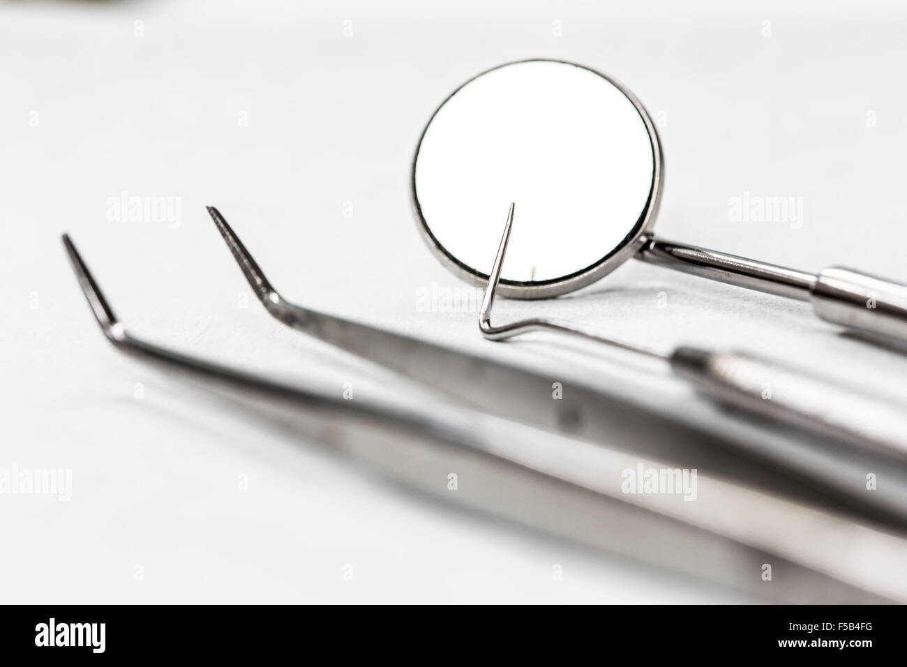 Instruments dentaires Banque de photographies et d’images à haute ...