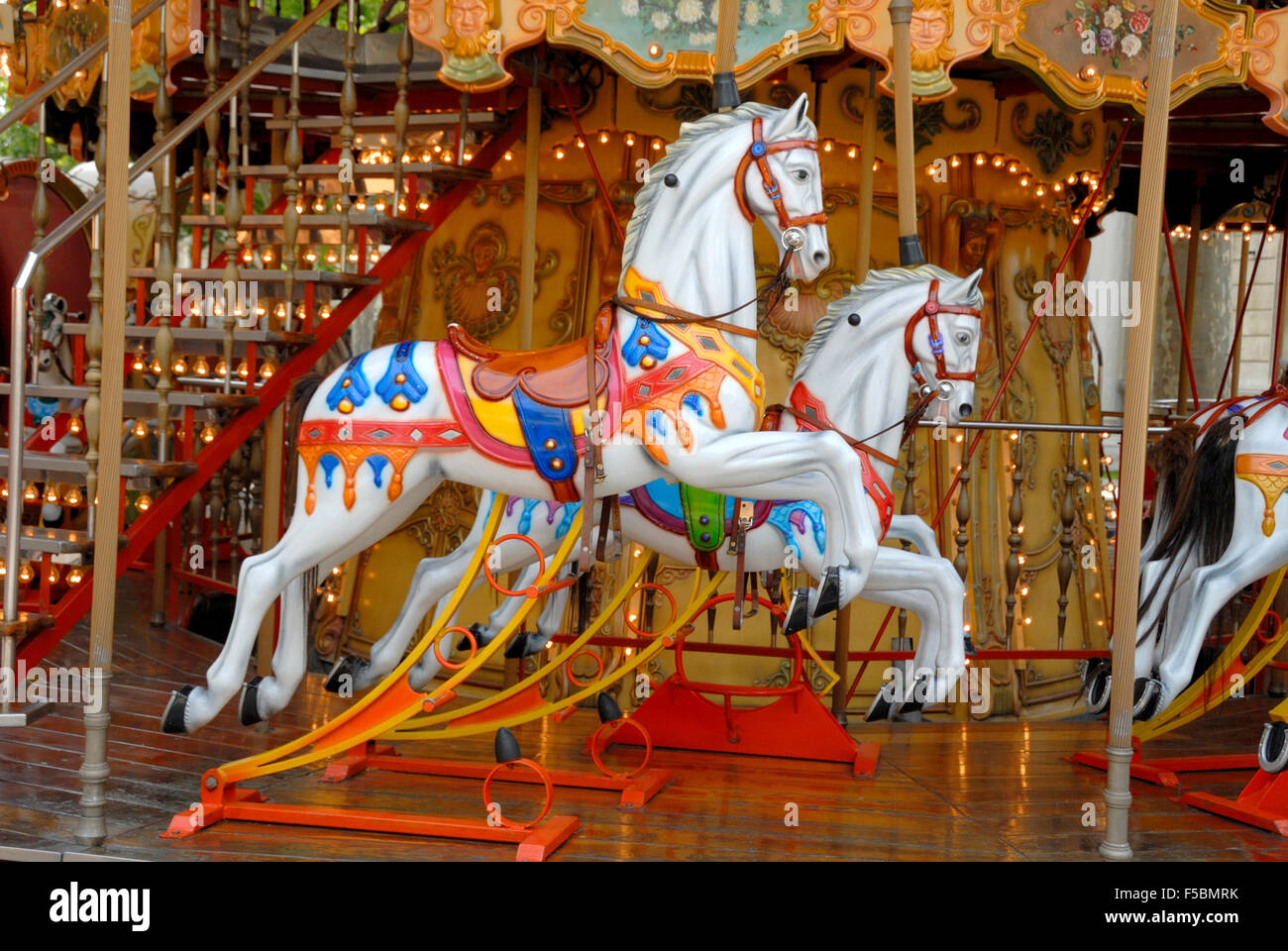 Avignon Carousel Banque d'image et photos - Alamy