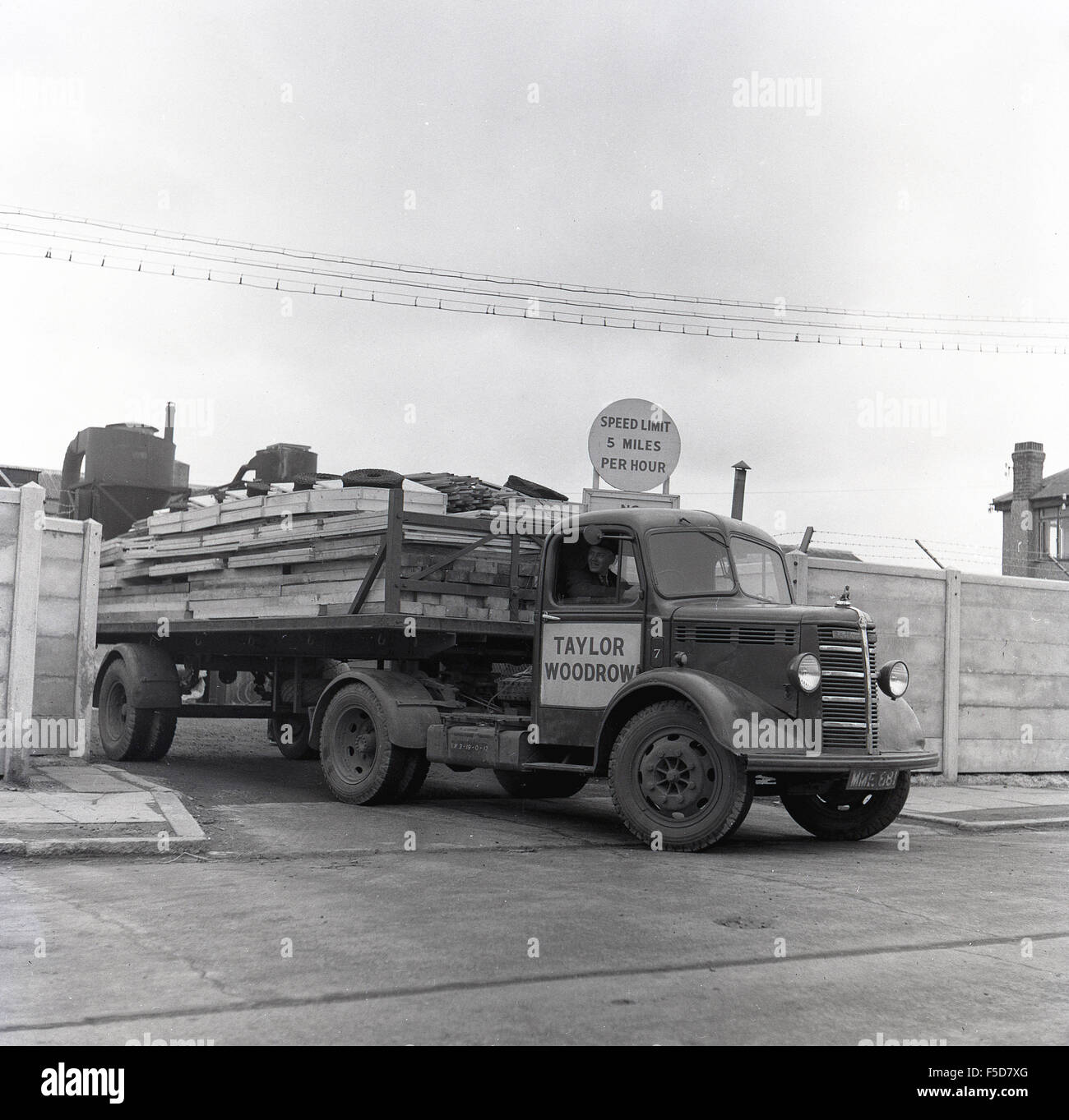 1950s lorry Banque de photographies et d’images à haute résolution - Alamy
