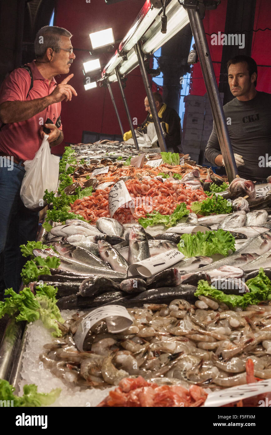 Marché aux poissons au pont du rialto Banque de photographies et d ...