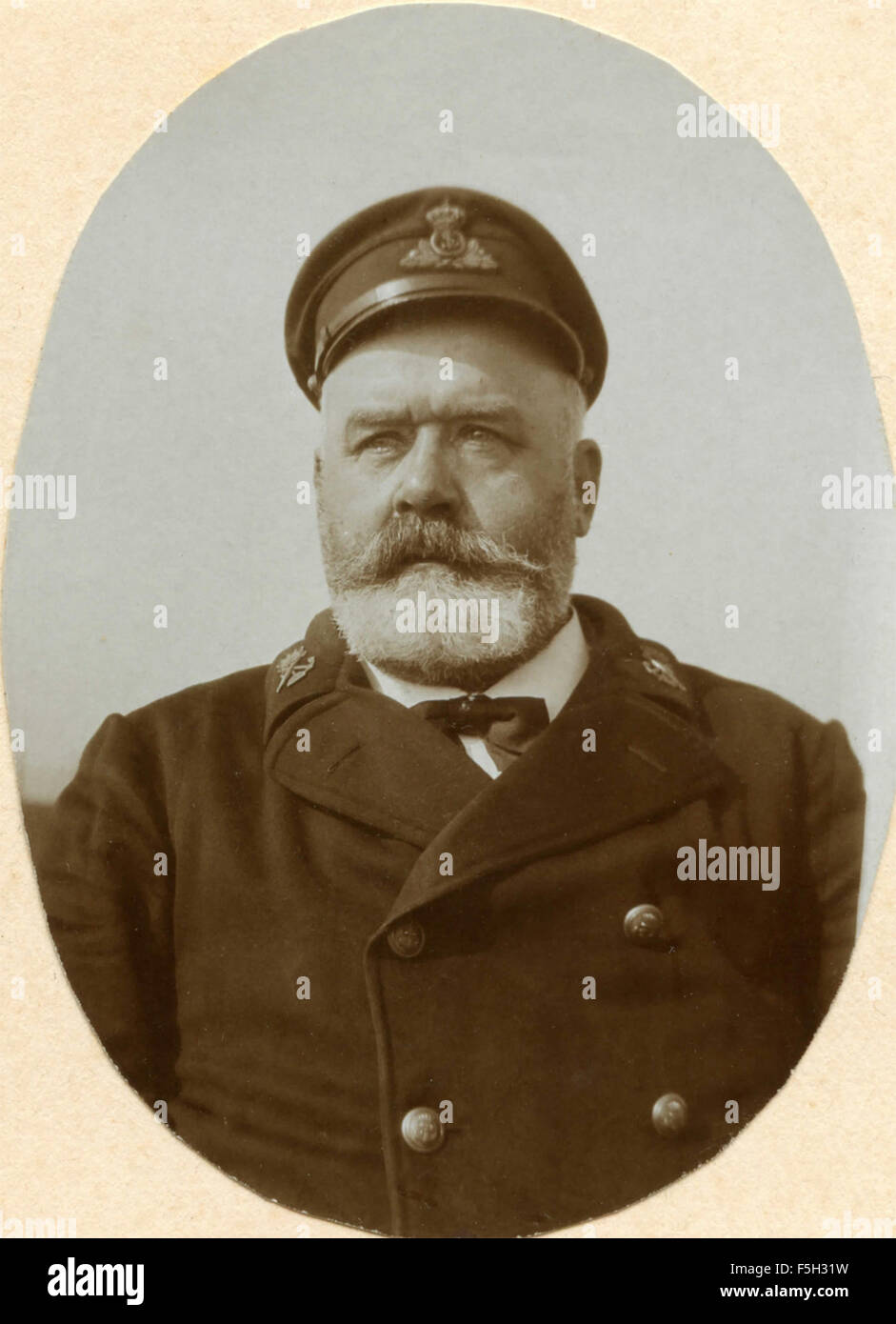 Un capitaine Banque de photographies et d’images à haute résolution - Alamy