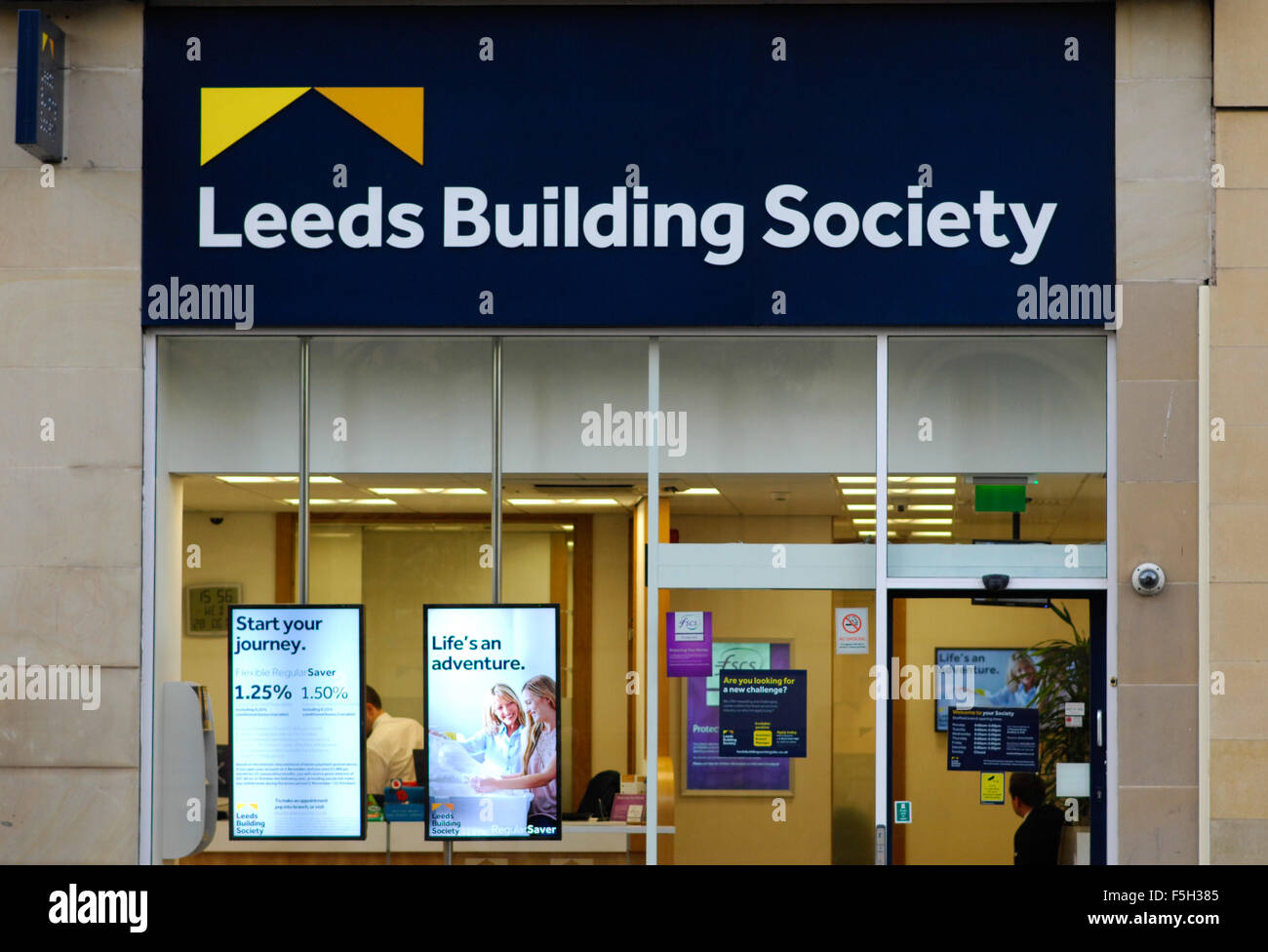 Leeds building society Banque de photographies et d’images à haute ...
