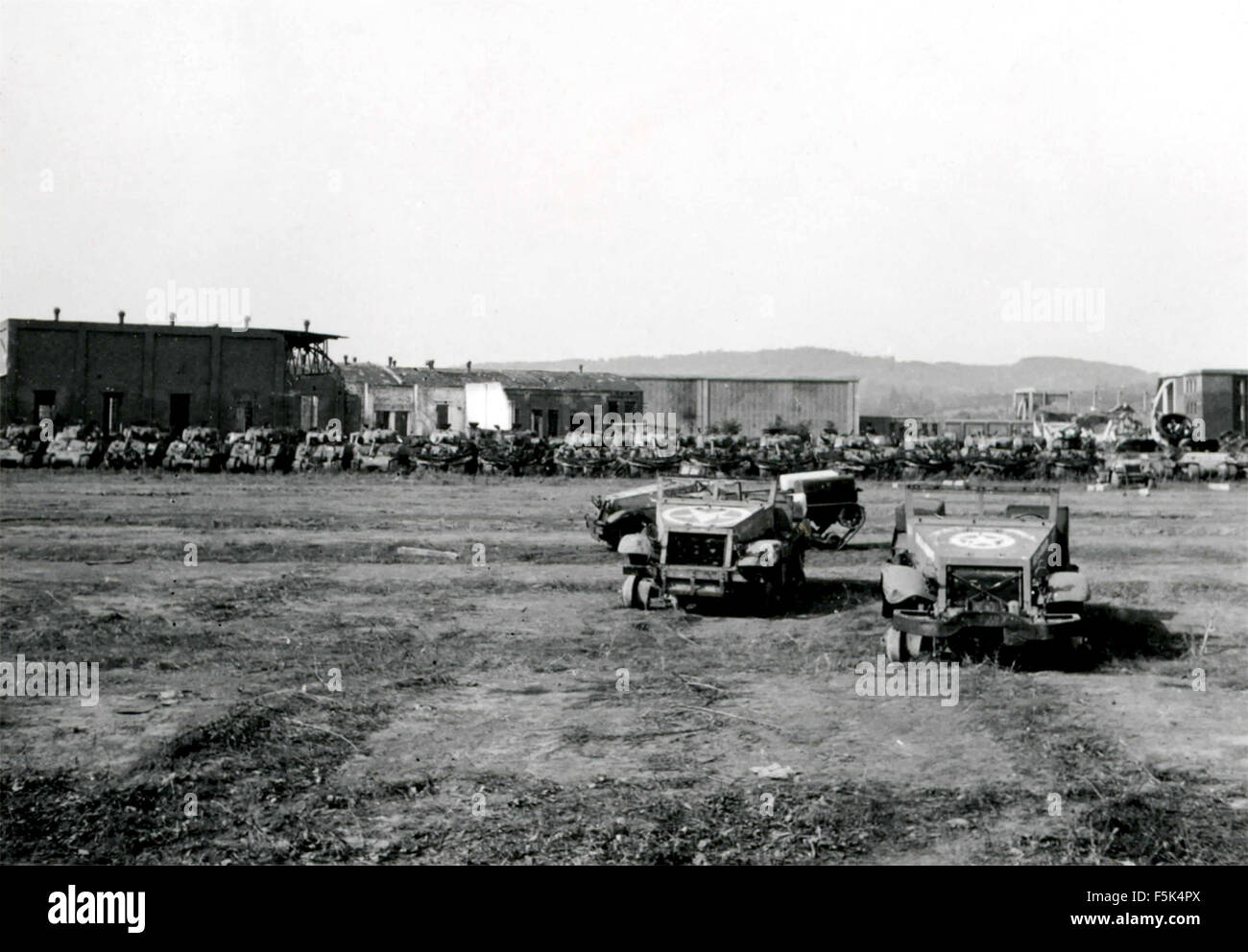 Caserne militaire Banque de photographies et d’images à haute ...