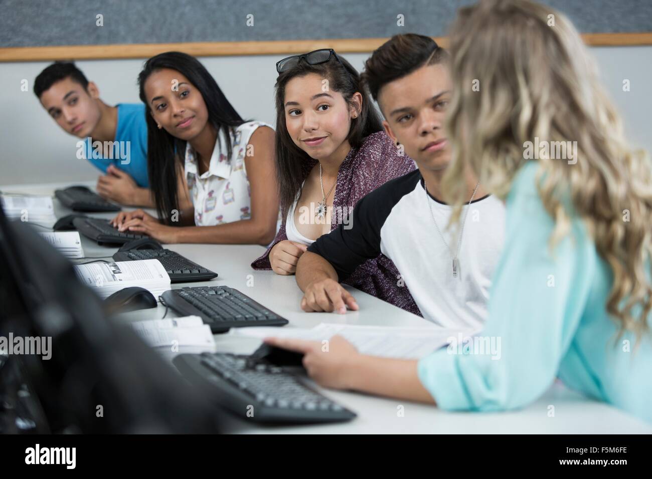 élèves en rang école Banque de photographies et d’images à haute ...
