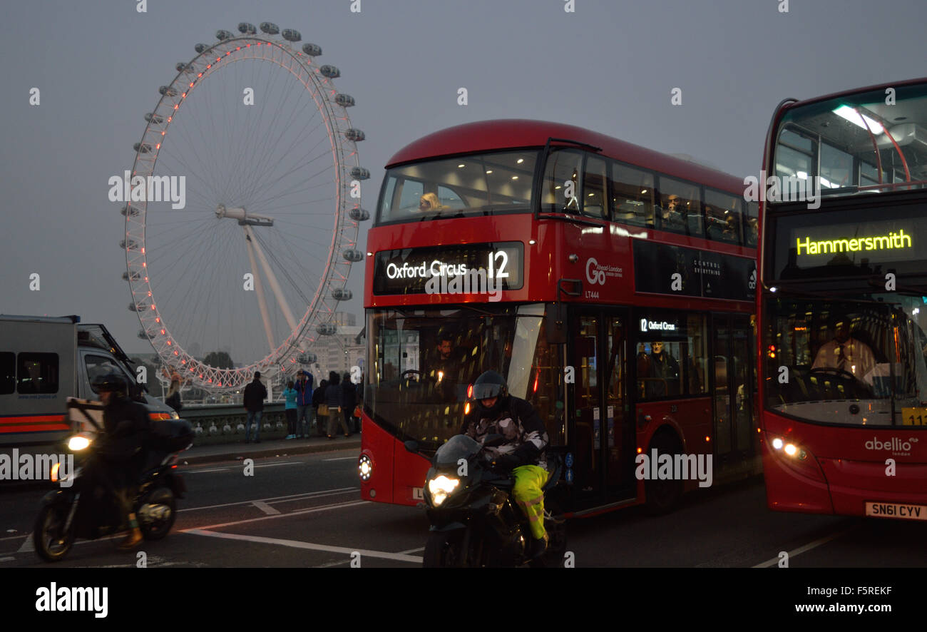 Londres bus rouge nuit westminster Banque de photographies et d’images ...