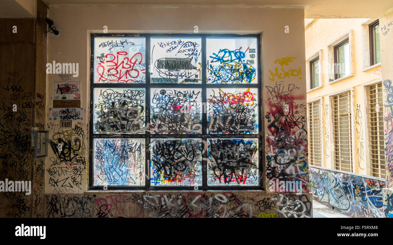 Mur urbain Banque de photographies et d’images à haute résolution - Alamy